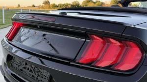 Melns Ford Mustang 2019 Klaipėda, ar dzinēja tilpumu 2.25 L un nobraukumu 97 tūkst. km par 23990 €, foto 16 vietnē AUTOMOTO.COM.LV