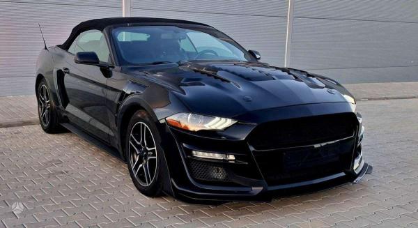 Black Ford Mustang 2019 in Kretinga, with an engine capacity of 2.25 L and mileage of 80 thousand km for 20999 €, photo 5 on AUTOMOTO.COM.LV