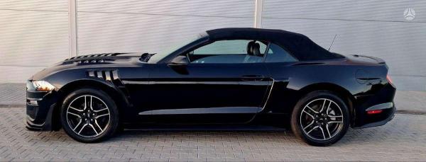 Black Ford Mustang 2019 in Kretinga, with an engine capacity of 2.25 L and mileage of 80 thousand km for 20999 €, photo 9 on AUTOMOTO.COM.LV
