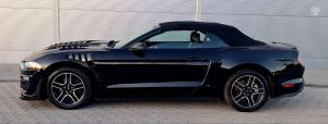 Black Ford Mustang 2019 in Kretinga, with an engine capacity of 2.25 L and mileage of 80 thousand km for 20999 €, photo 10 on AUTOMOTO.COM.LV