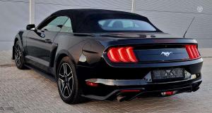 Black Ford Mustang 2019 in Kretinga, with an engine capacity of 2.25 L and mileage of 80 thousand km for 20999 €, photo 13 on AUTOMOTO.COM.LV