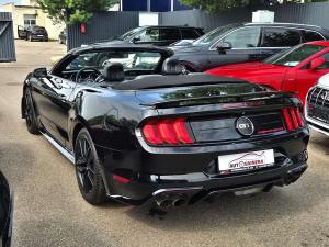 Black Ford Mustang 2019 in Vilnius, with an engine capacity of 5.00 L and mileage of 130 thousand km for 28999 €, photo 5 on AUTOMOTO.COM.LV