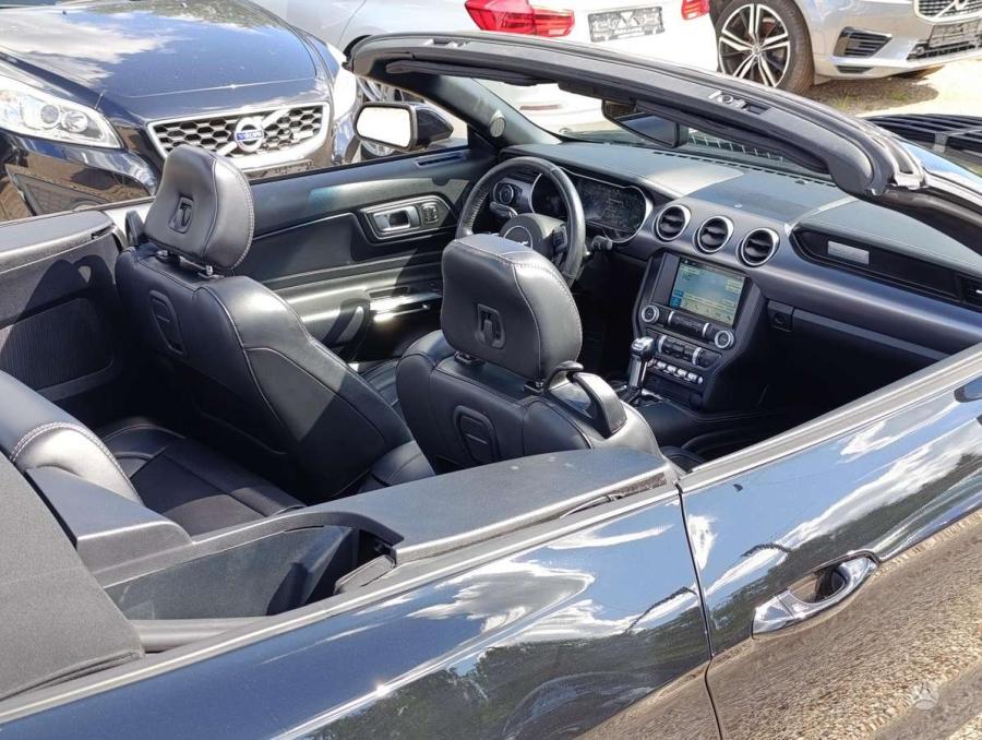 Melns Ford Mustang 2019 Ukmergė, ar dzinēja tilpumu 2.25 L un nobraukumu 102 tūkst. km par 22500 €, foto 7 vietnē AUTOMOTO.COM.LV