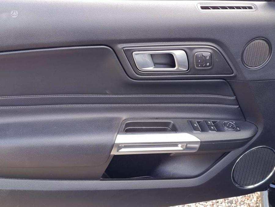 Melns Ford Mustang 2019 Ukmergė, ar dzinēja tilpumu 2.25 L un nobraukumu 102 tūkst. km par 22500 €, foto 11 vietnē AUTOMOTO.COM.LV