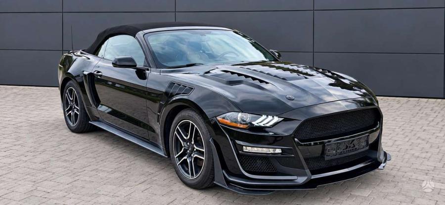 Melns Ford Mustang 2019 Klaipėda, ar dzinēja tilpumu 2.25 L un nobraukumu 81 tūkst. km par 17499 €, foto 4 vietnē AUTOMOTO.COM.LV