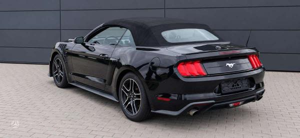 Black Ford Mustang 2019 in Klaipeda, with an engine capacity of 2.25 L and mileage of 81 thousand km for 17499 €, photo 8 on AUTOMOTO.COM.LV
