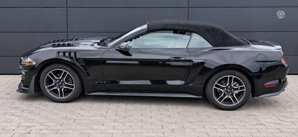 Black Ford Mustang 2019 in Klaipeda, with an engine capacity of 2.25 L and mileage of 81 thousand km for 17499 €, photo 9 on AUTOMOTO.COM.LV