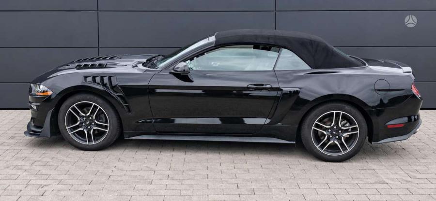Melns Ford Mustang 2019 Klaipėda, ar dzinēja tilpumu 2.25 L un nobraukumu 81 tūkst. km par 17499 €, foto 9 vietnē AUTOMOTO.COM.LV