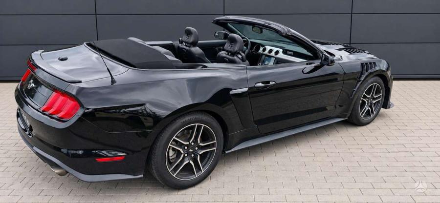 Melns Ford Mustang 2019 Klaipėda, ar dzinēja tilpumu 2.25 L un nobraukumu 81 tūkst. km par 17499 €, foto 13 vietnē AUTOMOTO.COM.LV