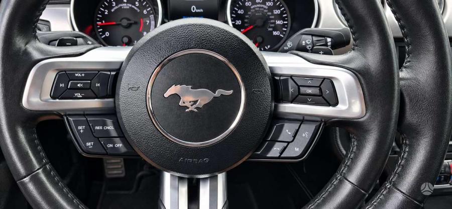 Melns Ford Mustang 2019 Klaipėda, ar dzinēja tilpumu 2.25 L un nobraukumu 81 tūkst. km par 17499 €, foto 19 vietnē AUTOMOTO.COM.LV