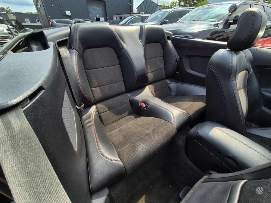 Melns Ford Mustang 2019 Viļņa, ar dzinēja tilpumu 5.00 L un nobraukumu 130 tūkst. km par 27999 €, foto 15 vietnē AUTOMOTO.COM.LV