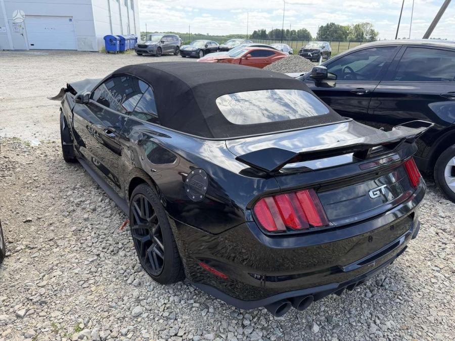 Melns Ford Mustang 2020 Šauļi, ar dzinēja tilpumu 4.95 L un nobraukumu 87 tūkst. km par 18100 €, foto 1 vietnē AUTOMOTO.COM.LV