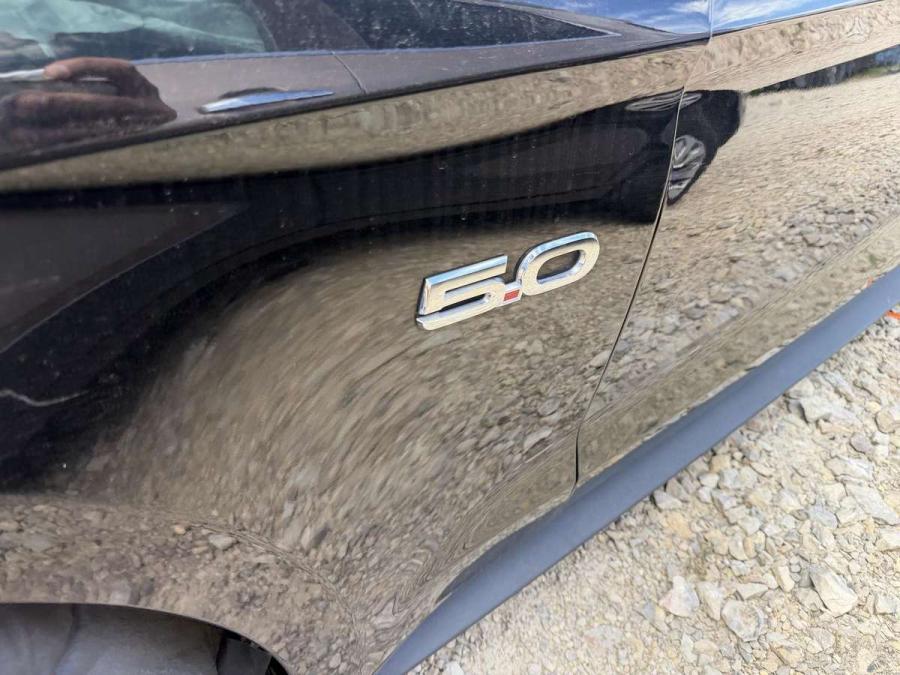 Melns Ford Mustang 2020 Šauļi, ar dzinēja tilpumu 4.95 L un nobraukumu 87 tūkst. km par 18100 €, foto 6 vietnē AUTOMOTO.COM.LV