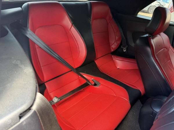Melns Ford Mustang 2020 Šauļi, ar dzinēja tilpumu 4.95 L un nobraukumu 87 tūkst. km par 18100 €, foto 8 vietnē AUTOMOTO.COM.LV