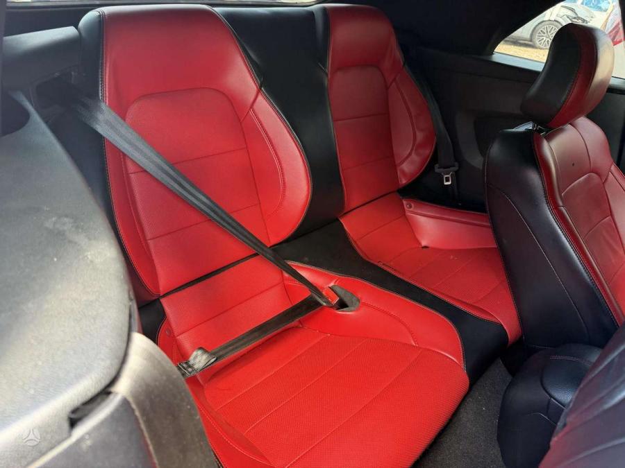 Melns Ford Mustang 2020 Šauļi, ar dzinēja tilpumu 4.95 L un nobraukumu 87 tūkst. km par 18100 €, foto 9 vietnē AUTOMOTO.COM.LV