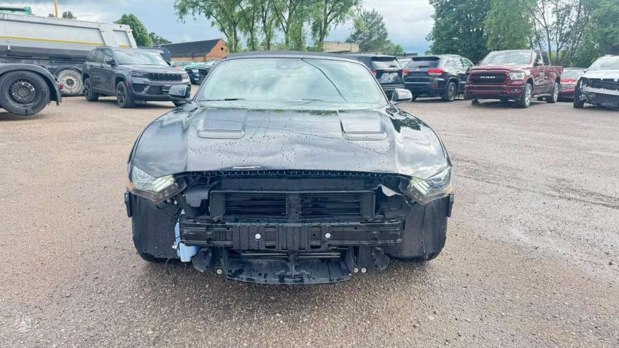 Melns Ford Mustang 2022 Ukmergė, ar dzinēja tilpumu 2.25 L un nobraukumu 42 tūkst. km par 10299 €, foto 3 vietnē AUTOMOTO.COM.LV