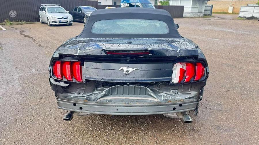 Melns Ford Mustang 2022 Ukmergė, ar dzinēja tilpumu 2.25 L un nobraukumu 42 tūkst. km par 10299 €, foto 10 vietnē AUTOMOTO.COM.LV