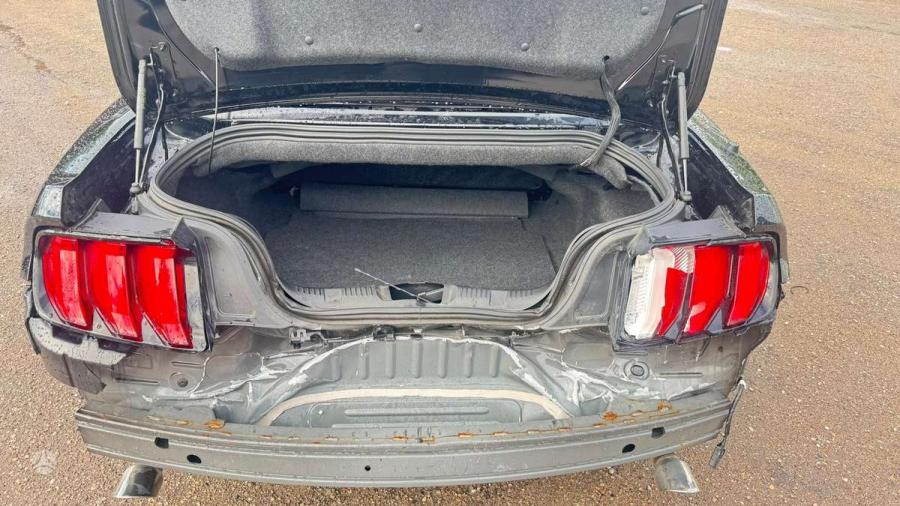 Melns Ford Mustang 2022 Ukmergė, ar dzinēja tilpumu 2.25 L un nobraukumu 42 tūkst. km par 10299 €, foto 11 vietnē AUTOMOTO.COM.LV