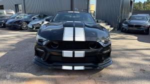 Black Ford Mustang 2023 in Ukmerge, with an engine capacity of 2.25 L and mileage of 58 thousand km for 28499 €, photo 3 on AUTOMOTO.COM.LV