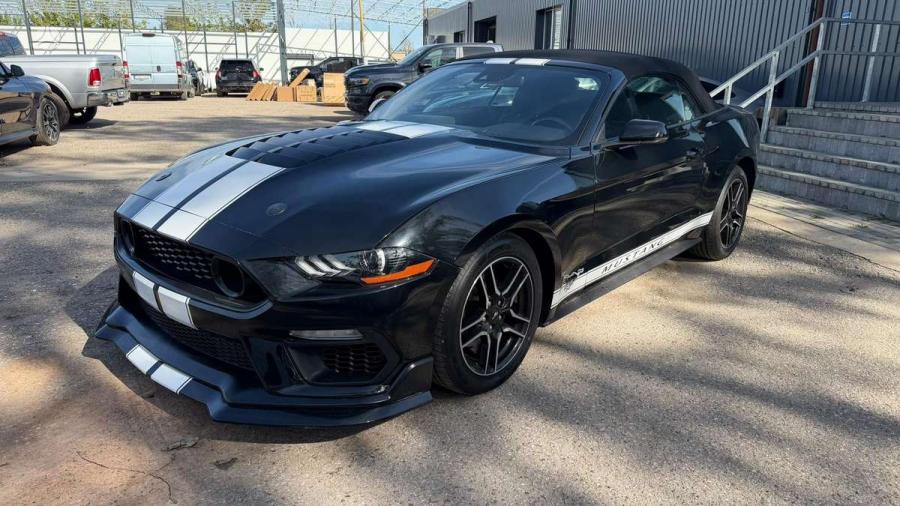 Black Ford Mustang 2023 in Ukmerge, with an engine capacity of 2.25 L and mileage of 58 thousand km for 28499 €, photo 4 on AUTOMOTO.COM.LV