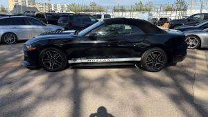 Black Ford Mustang 2023 in Ukmerge, with an engine capacity of 2.25 L and mileage of 58 thousand km for 28499 €, photo 5 on AUTOMOTO.COM.LV