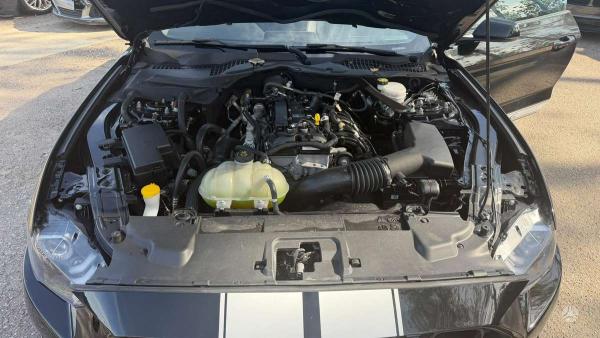 Ford Mustang 2023 Ukmergė vietnē Melns Ford Mustang 2023 Ukmergė, ar dzinēja tilpumu 2.25 L un nobraukumu 58 tūkst. km par 28499 €, foto 9 vietnē AUTOMOTO.COM.LV