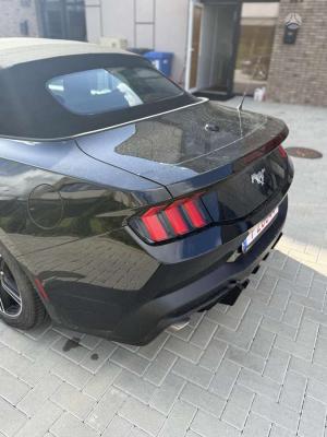 Black Ford Mustang 2024 in Klaipeda, with an engine capacity of 2.25 L and mileage of 80 thousand km for 32900 €, photo 5 on AUTOMOTO.COM.LV
