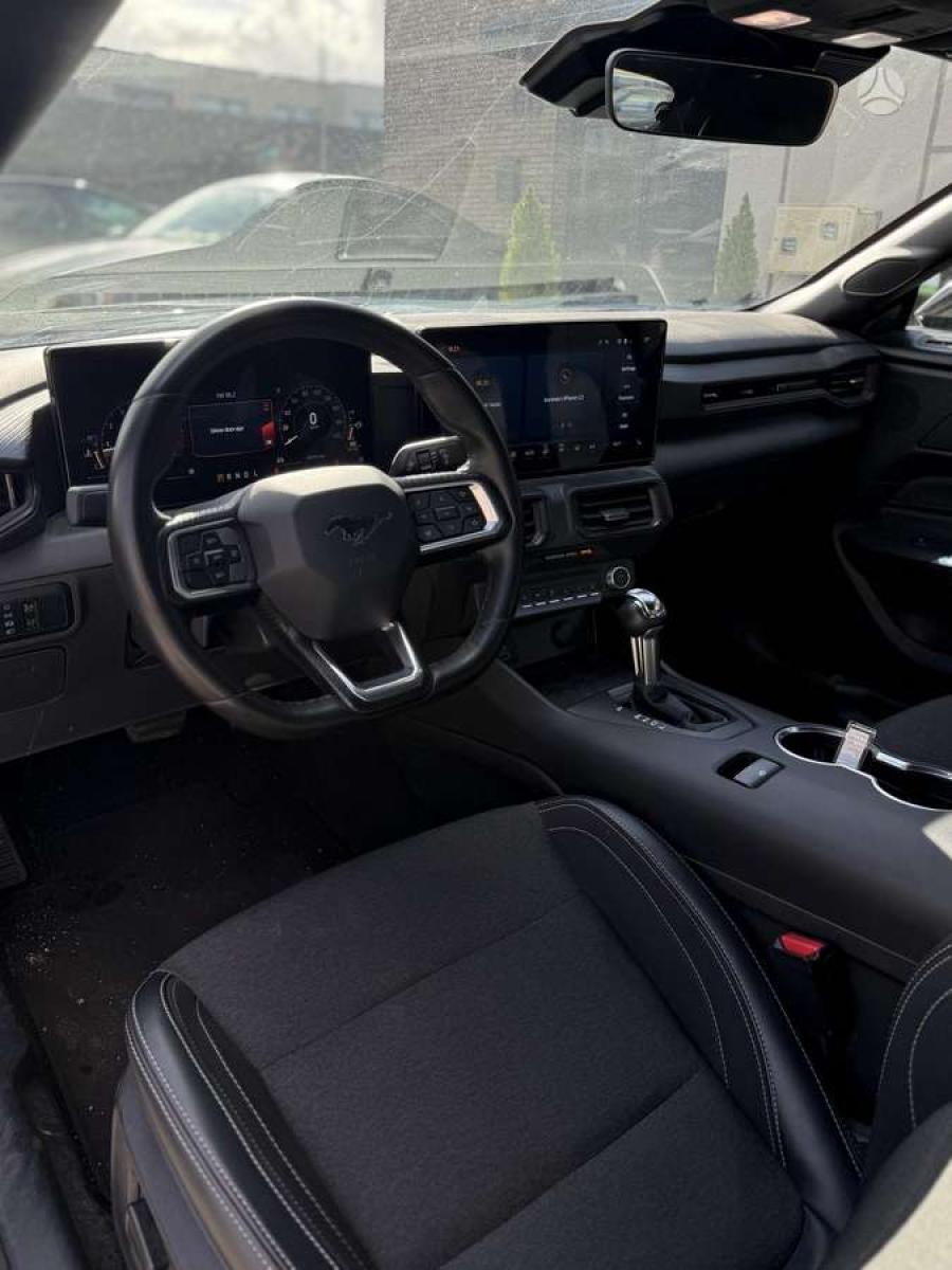 Black Ford Mustang 2024 in Klaipeda, with an engine capacity of 2.25 L and mileage of 80 thousand km for 32900 €, photo 6 on AUTOMOTO.COM.LV