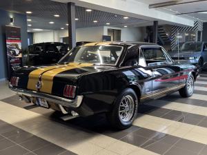Black Ford Mustang 1966 in Riga, with an engine capacity of 4.70 L and mileage of 56 thousand km for 45000 €, photo 4 on AUTOMOTO.COM.LV