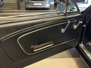 Black Ford Mustang 1966 in Riga, with an engine capacity of 4.70 L and mileage of 56 thousand km for 45000 €, photo 9 on AUTOMOTO.COM.LV