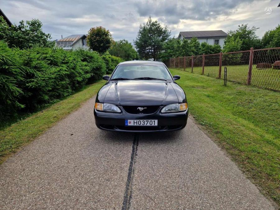 Melns Ford Mustang 1995 Viļņa, ar dzinēja tilpumu 3.79 L un nobraukumu 298 tūkst. km par 5000 €, foto 7 vietnē AUTOMOTO.COM.LV