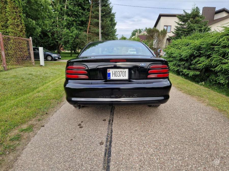 Melns Ford Mustang 1995 Viļņa, ar dzinēja tilpumu 3.79 L un nobraukumu 298 tūkst. km par 5000 €, foto 9 vietnē AUTOMOTO.COM.LV