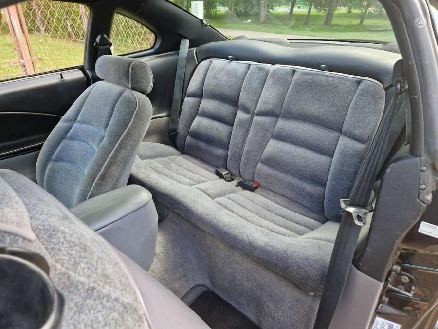 Melns Ford Mustang 1995 Viļņa, ar dzinēja tilpumu 3.79 L un nobraukumu 298 tūkst. km par 5000 €, foto 11 vietnē AUTOMOTO.COM.LV