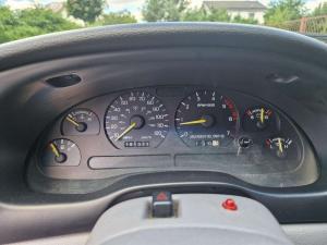 Melns Ford Mustang 1995 Viļņa, ar dzinēja tilpumu 3.79 L un nobraukumu 298 tūkst. km par 5000 €, foto 12 vietnē AUTOMOTO.COM.LV