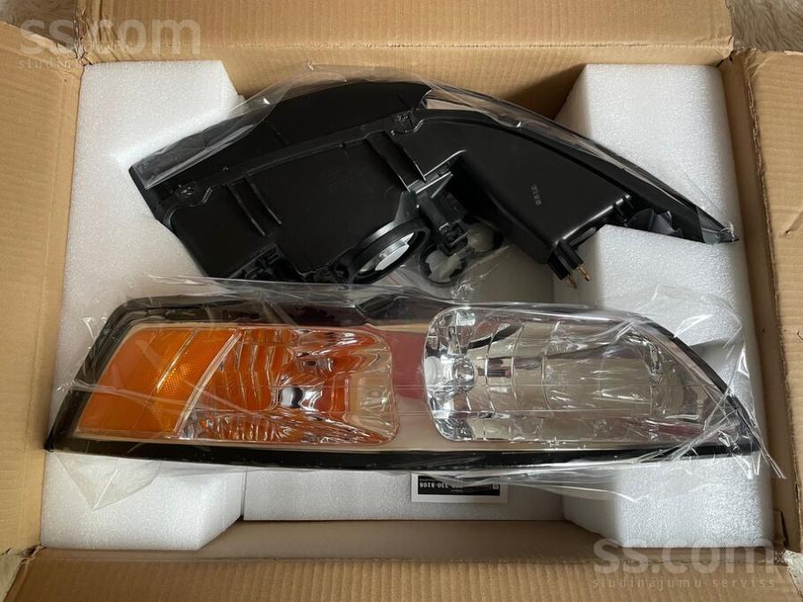 Melns Ford Mustang 2000 Ogre, ar dzinēja tilpumu 4.60 L un nobraukumu 191 tūkst. km par 7900 €, foto 10 vietnē AUTOMOTO.COM.LV