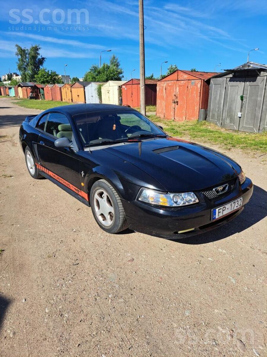 Black Ford Mustang 2000 in Liepaja, with an engine capacity of 3.80 L and mileage of 128 thousand km for 5000 €, photo 5 on AUTOMOTO.COM.LV