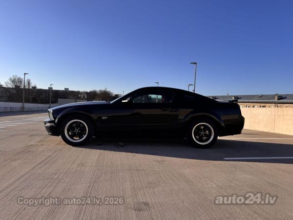 Black Ford Mustang 2005 in Tallinn, with an engine capacity of 4.60 L and mileage of 158 thousand km for 14000 €, photo 2 on AUTOMOTO.COM.LV