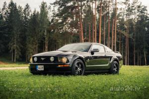 Black Ford Mustang 2009 in Viljandi, with an engine capacity of 4.60 L and mileage of 82 thousand km for 14500 €, photo 4 on AUTOMOTO.COM.LV