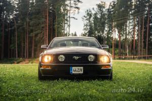 Black Ford Mustang 2009 in Viljandi, with an engine capacity of 4.60 L and mileage of 82 thousand km for 14500 €, photo 8 on AUTOMOTO.COM.LV