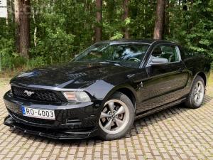 Black Ford Mustang 2010 in Jurmala, with an engine capacity of 4.00 L and mileage of 170 thousand km for 13900 €, photo  on AUTOMOTO.COM.LV