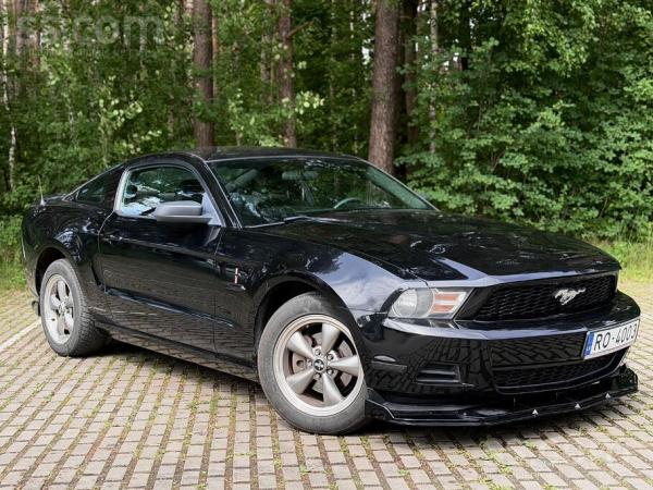 Black Ford Mustang 2010 in Jurmala, with an engine capacity of 4.00 L and mileage of 170 thousand km for 13900 €, photo 2 on AUTOMOTO.COM.LV