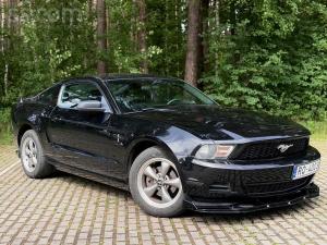 Black Ford Mustang 2010 in Jurmala, with an engine capacity of 4.00 L and mileage of 170 thousand km for 13900 €, photo 3 on AUTOMOTO.COM.LV