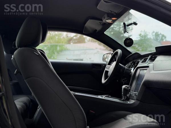 Black Ford Mustang 2010 in Jurmala, with an engine capacity of 4.00 L and mileage of 170 thousand km for 13900 €, photo 7 on AUTOMOTO.COM.LV
