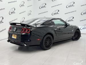 Melns Ford Mustang 2013 Viļņa, ar dzinēja tilpumu 4.95 L un nobraukumu 152 tūkst. km par 19900 €, foto 4 vietnē AUTOMOTO.COM.LV