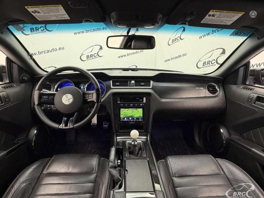 Melns Ford Mustang 2013 Viļņa, ar dzinēja tilpumu 4.95 L un nobraukumu 152 tūkst. km par 19900 €, foto 5 vietnē AUTOMOTO.COM.LV