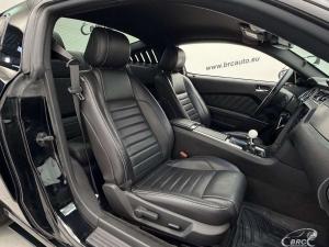Melns Ford Mustang 2013 Viļņa, ar dzinēja tilpumu 4.95 L un nobraukumu 152 tūkst. km par 19900 €, foto 9 vietnē AUTOMOTO.COM.LV