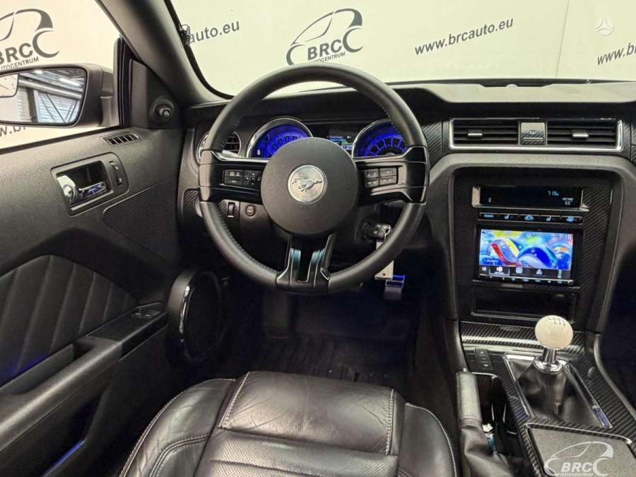 Melns Ford Mustang 2013 Viļņa, ar dzinēja tilpumu 4.95 L un nobraukumu 152 tūkst. km par 19900 €, foto 13 vietnē AUTOMOTO.COM.LV