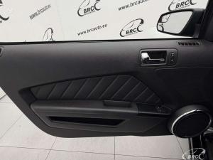 Melns Ford Mustang 2013 Viļņa, ar dzinēja tilpumu 4.95 L un nobraukumu 152 tūkst. km par 19900 €, foto 18 vietnē AUTOMOTO.COM.LV