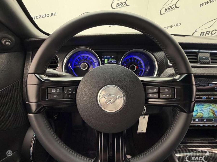 Melns Ford Mustang 2013 Viļņa, ar dzinēja tilpumu 4.95 L un nobraukumu 152 tūkst. km par 19900 €, foto 27 vietnē AUTOMOTO.COM.LV
