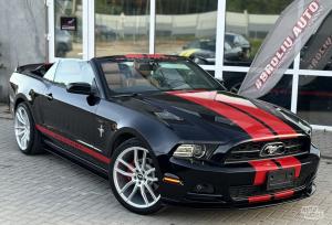 Black Ford Mustang 2014 in Radviliskis, with an engine capacity of 3.70 L and mileage of 68 thousand km for 16500 €, photo 3 on AUTOMOTO.COM.LV